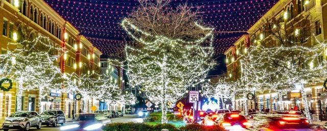 Where to See the Best Christmas Lights in Frisco